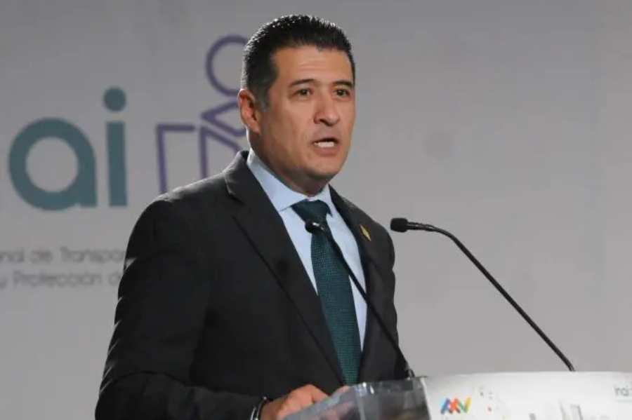 Adrián Alcalá Méndez es elegido como nuevo comisionado presidente del ...