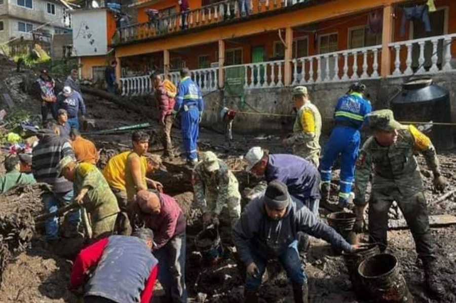Suman cuatro muertos por desgajamiento de cerro en Jilotzingo, Edomex - Dominio Público