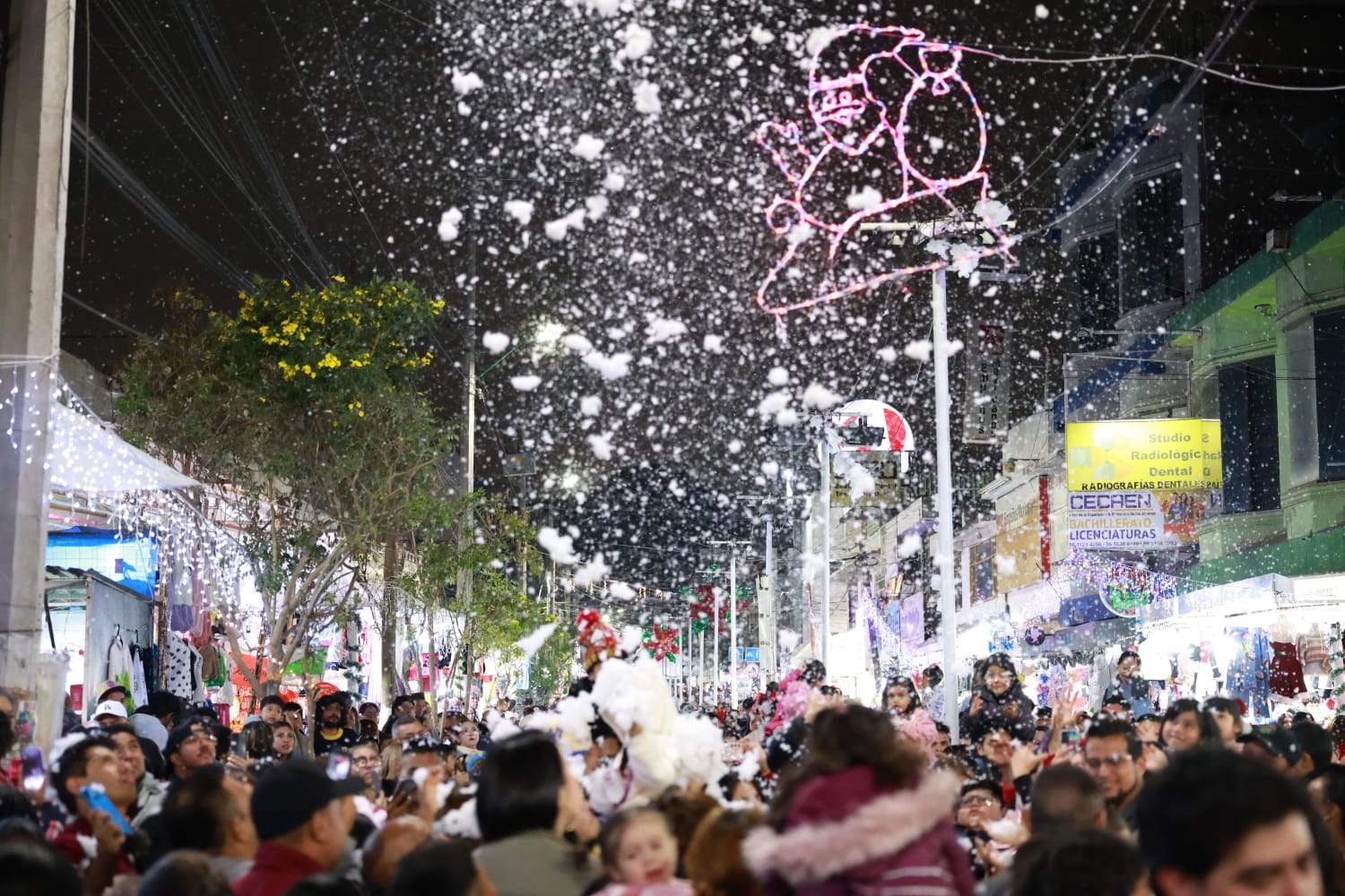 Ecatepec: Más de 20 mil personas ya patinaron gratis en la explanada ...